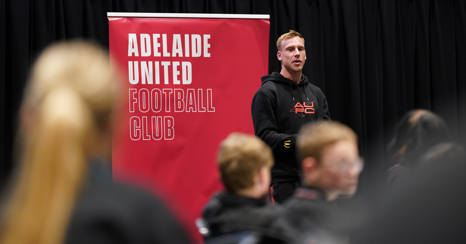 Barr gives back to Whyalla community - Adelaide United