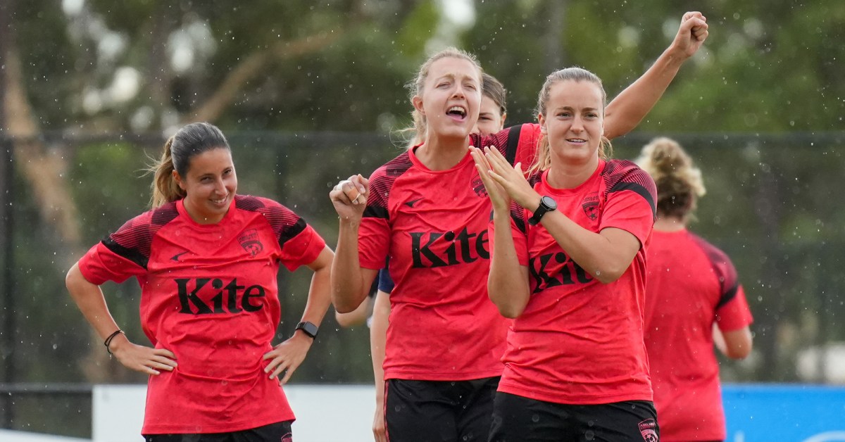 Stenta's squad submitted for Victory test - Adelaide United