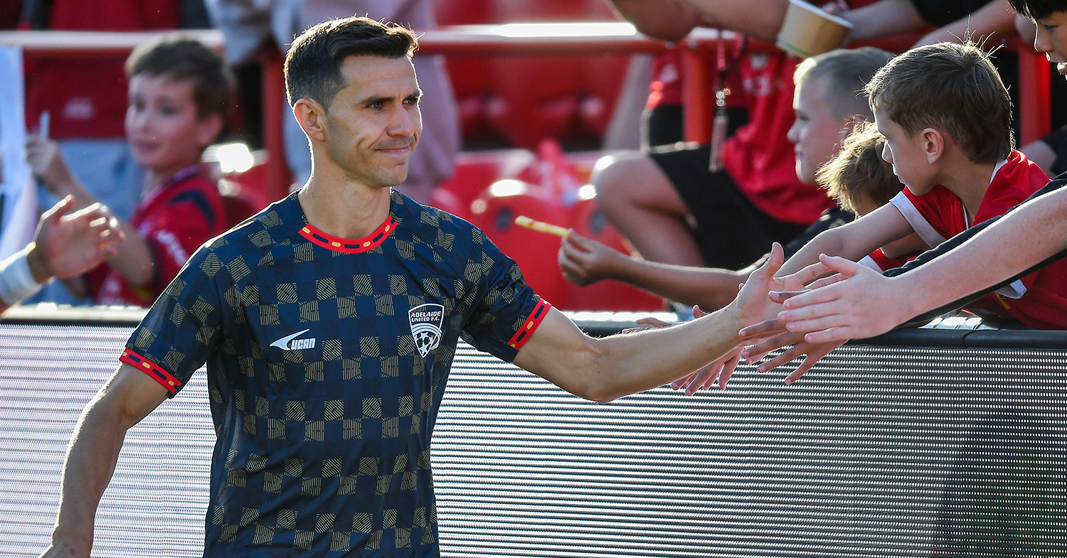 Si Señor, Sí! Isaías Celebrates Record-Breaking Milestone - Adelaide United